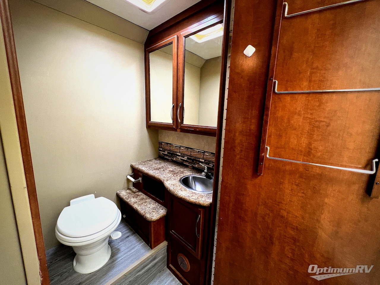 Used 2012 Thor Chateau 31A Motor Home Class C at Optimum RV | Bushnell ...
