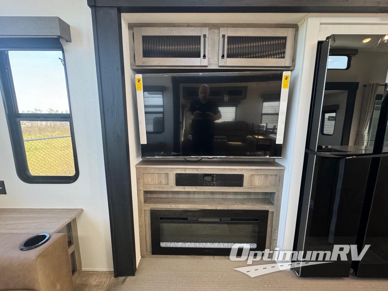 SOLD! - New 2025 Palomino Puma Destination 401RLFT Destination Trailer ...