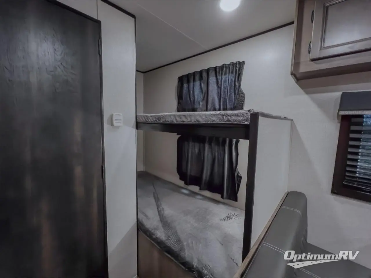 SOLD! - Used 2022 Starcraft Autumn Ridge Single Axle 19BH Travel ...